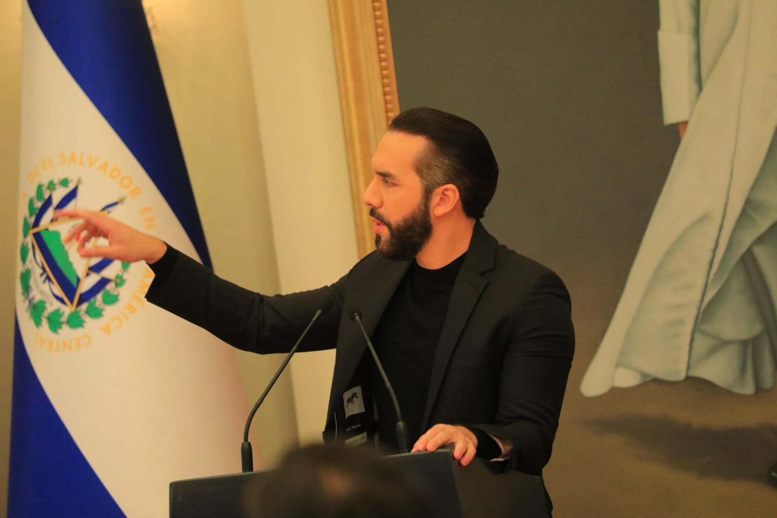 "NADIE TIENE EL DERECHO DE MANEJAR TOMADO"